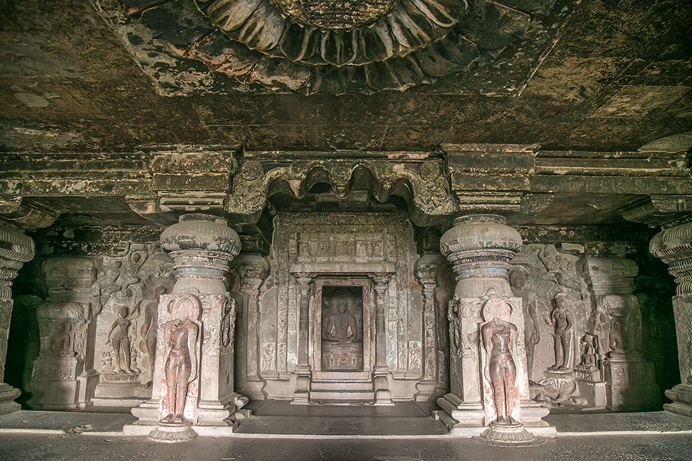 Jain caves at Ellora - exquisite poetry on stones!