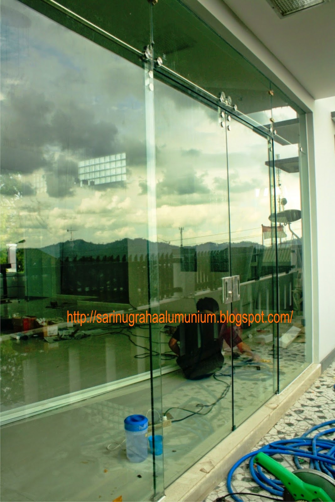 Sari Nugraha Aluminium&Kaca Construction: Pintu Sleding Kaca Jogja ...