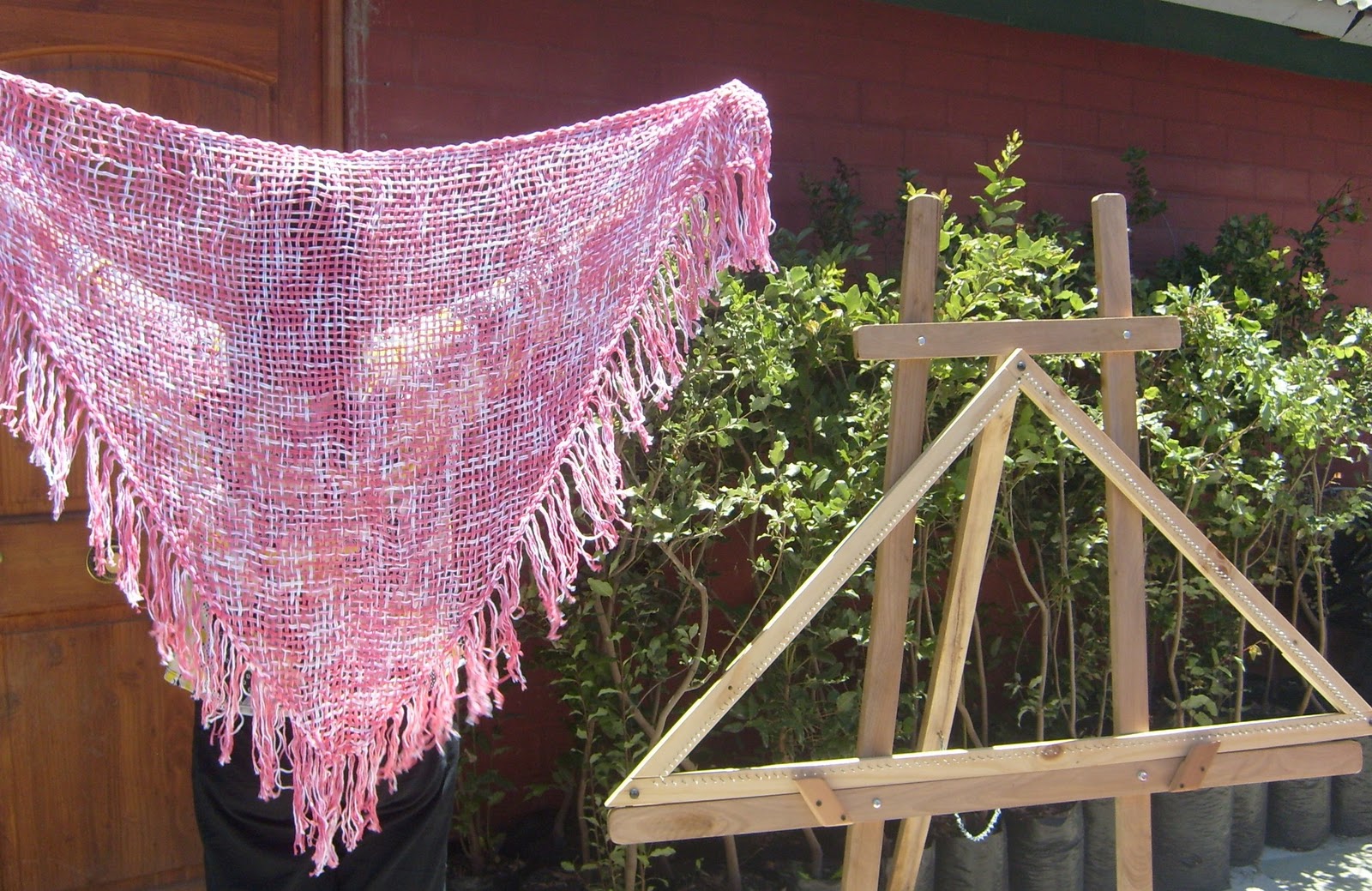 Tejidos a telar y aritos artesanales: Misión