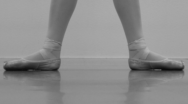 Basic foot positions - BalletAlways