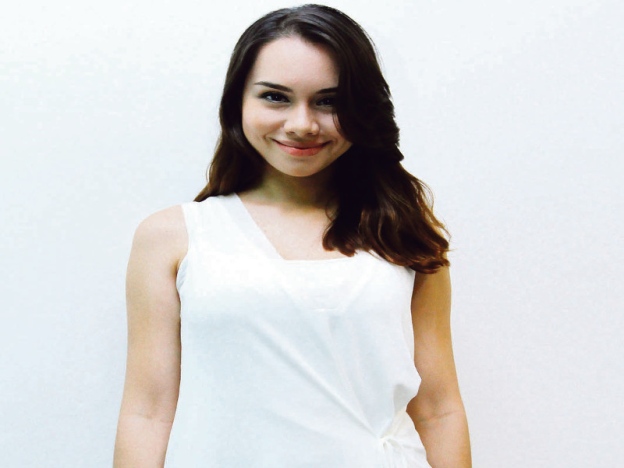 Tania Hudson kembali aktif