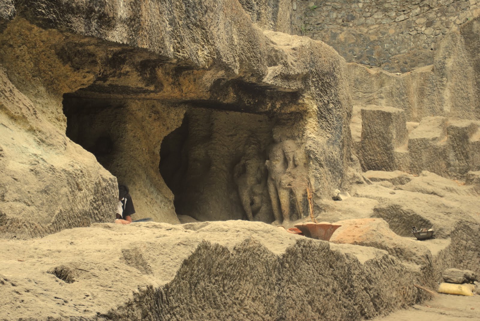 Thru Pictures: Jogeshwari Caves
