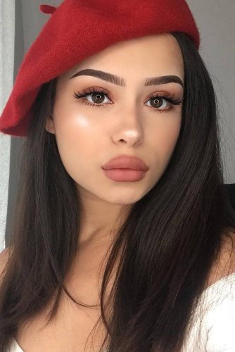 9 French Makeup Tips to Look Parisian Pretty