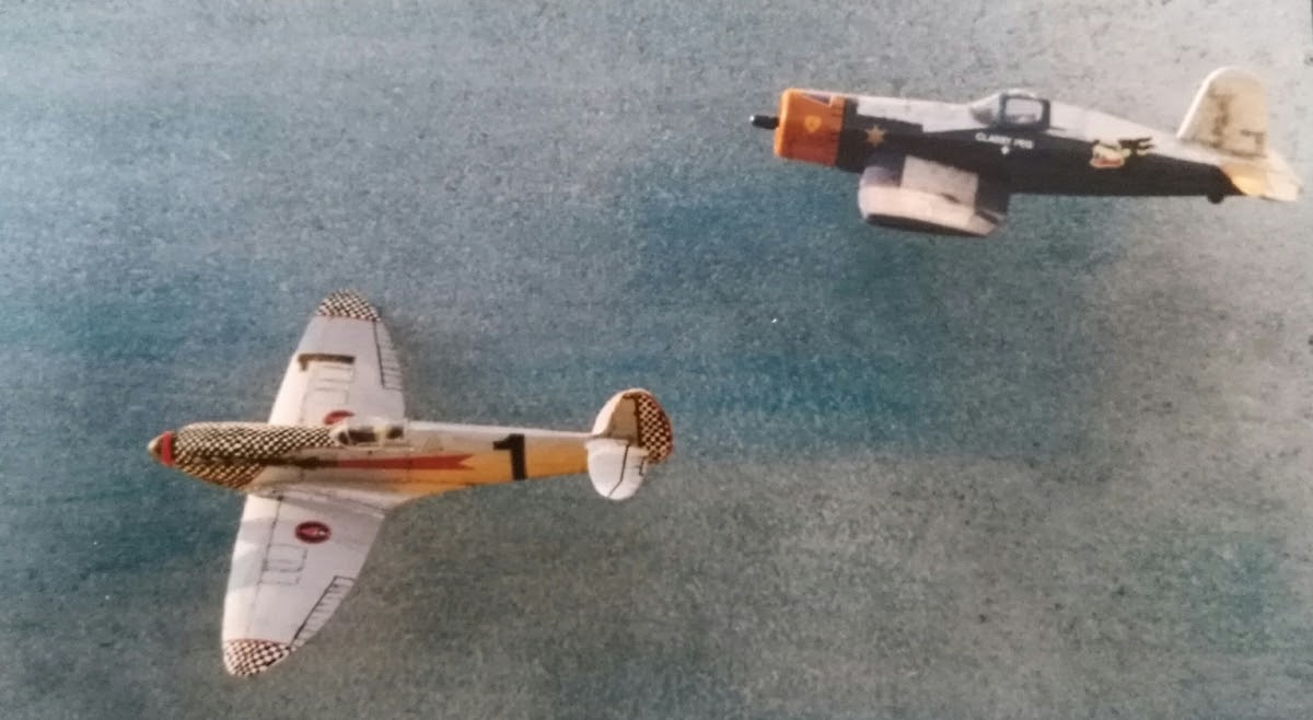 Figues au miel: Corsair & Spitfire - Reno circus / 1990 / 1/72ième