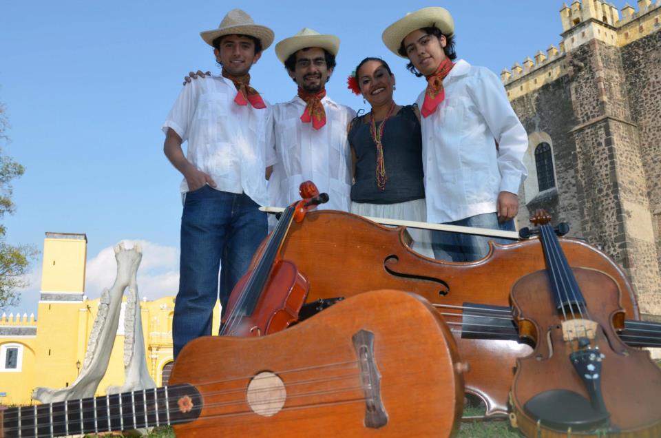 REFLEJOS INFINITOS: ENSAMBLE YTUARTE