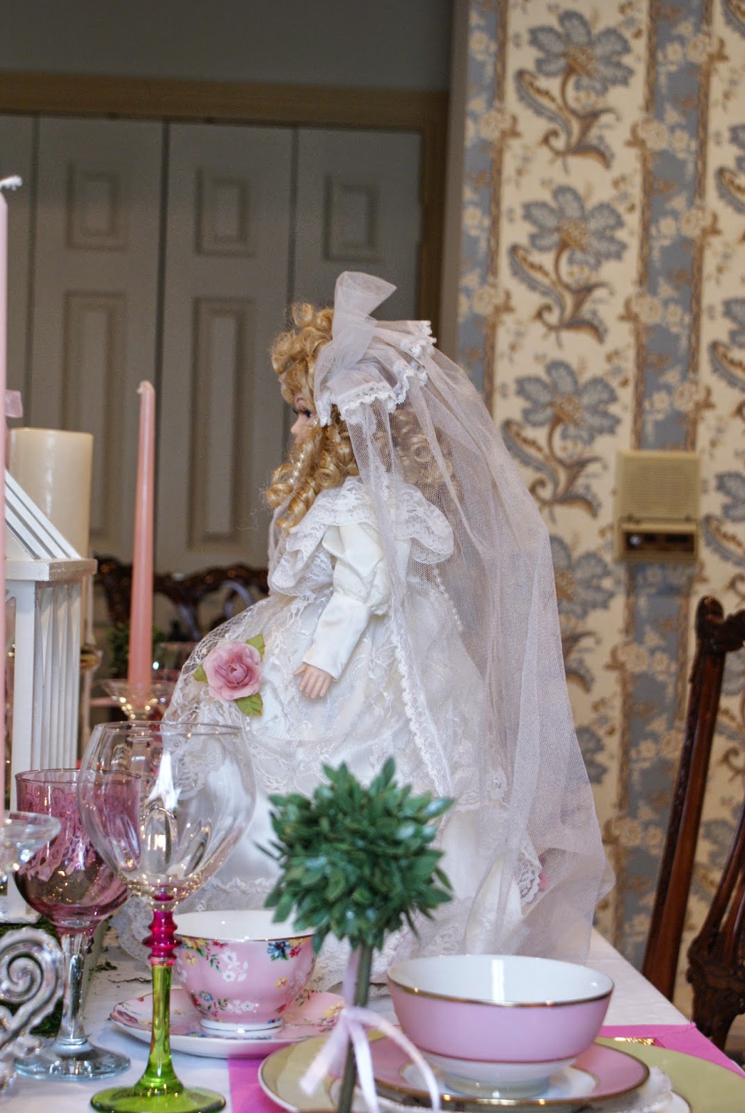 TEA IN TEXAS: June a Tradition: Men become Grooms and Women become Brides