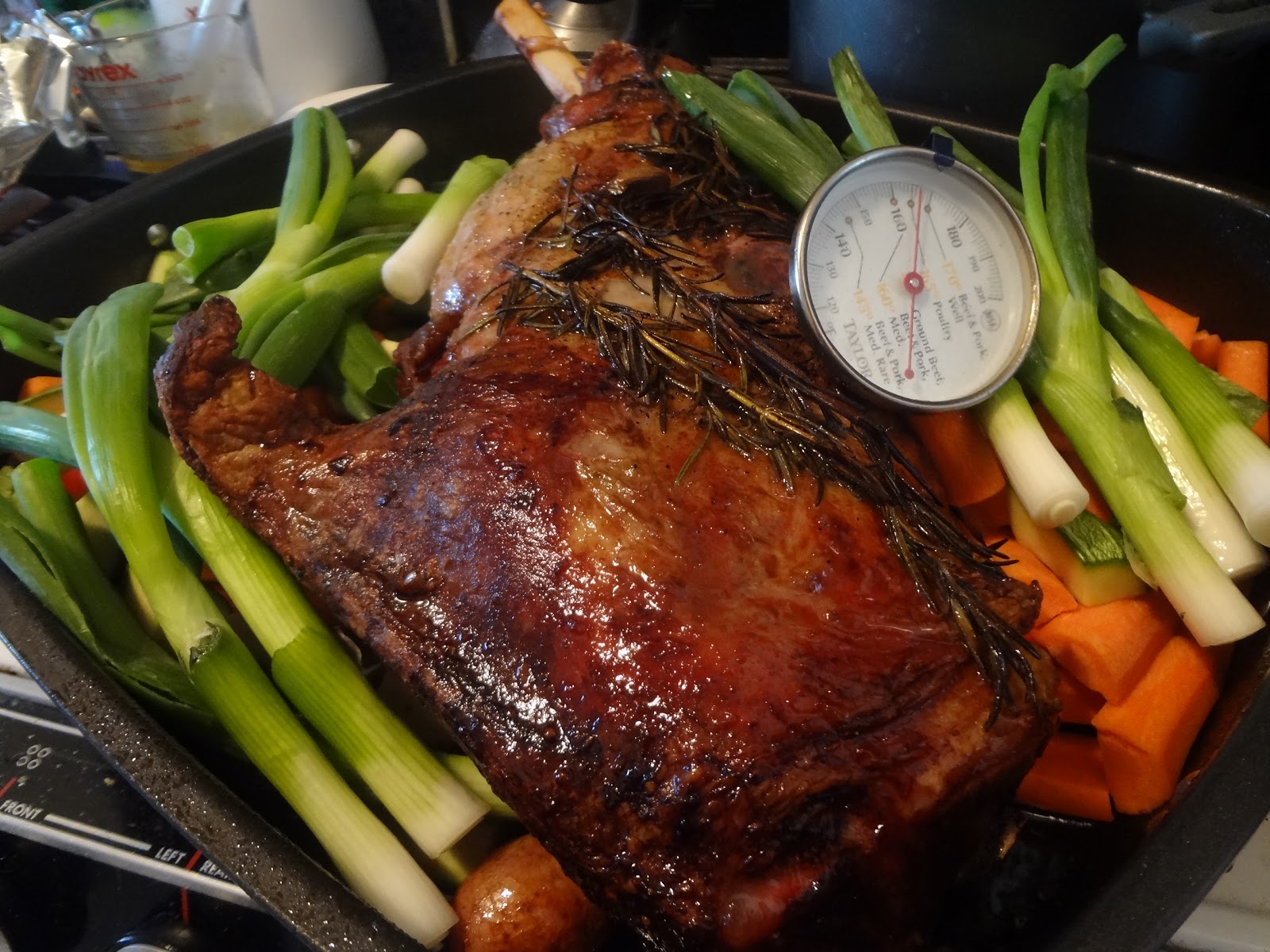 Poupette in the kitchen: Roasted leg of lamb (Gigot d'agneau)