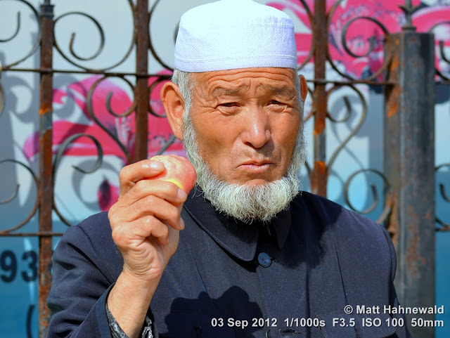 Facing the World: Praying with Chinese Hui Muslims