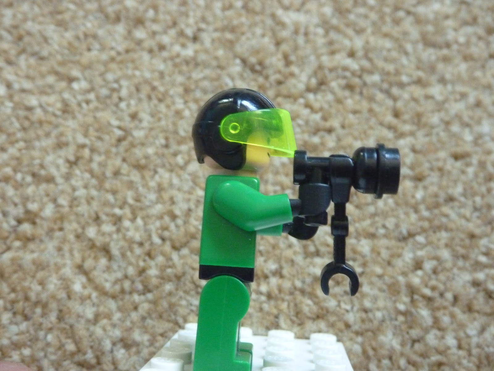 Jro-ven to Insanity: Lego: Uzi