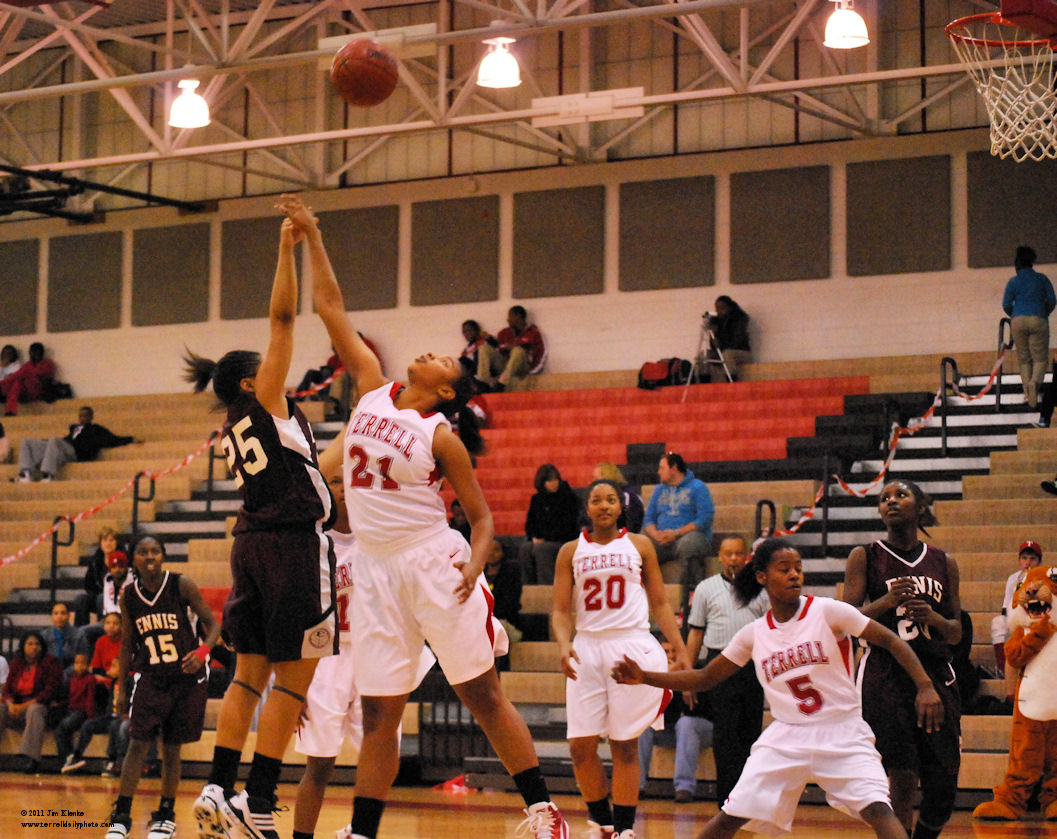Terrell Daily Photo: Senior Night - Lady Tigers go out a winner
