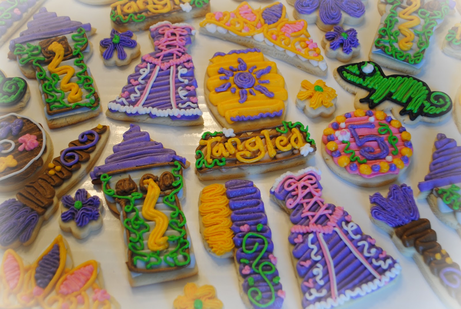 Candace's Cookie Creations: "Tangled" Rapunzel Cookies