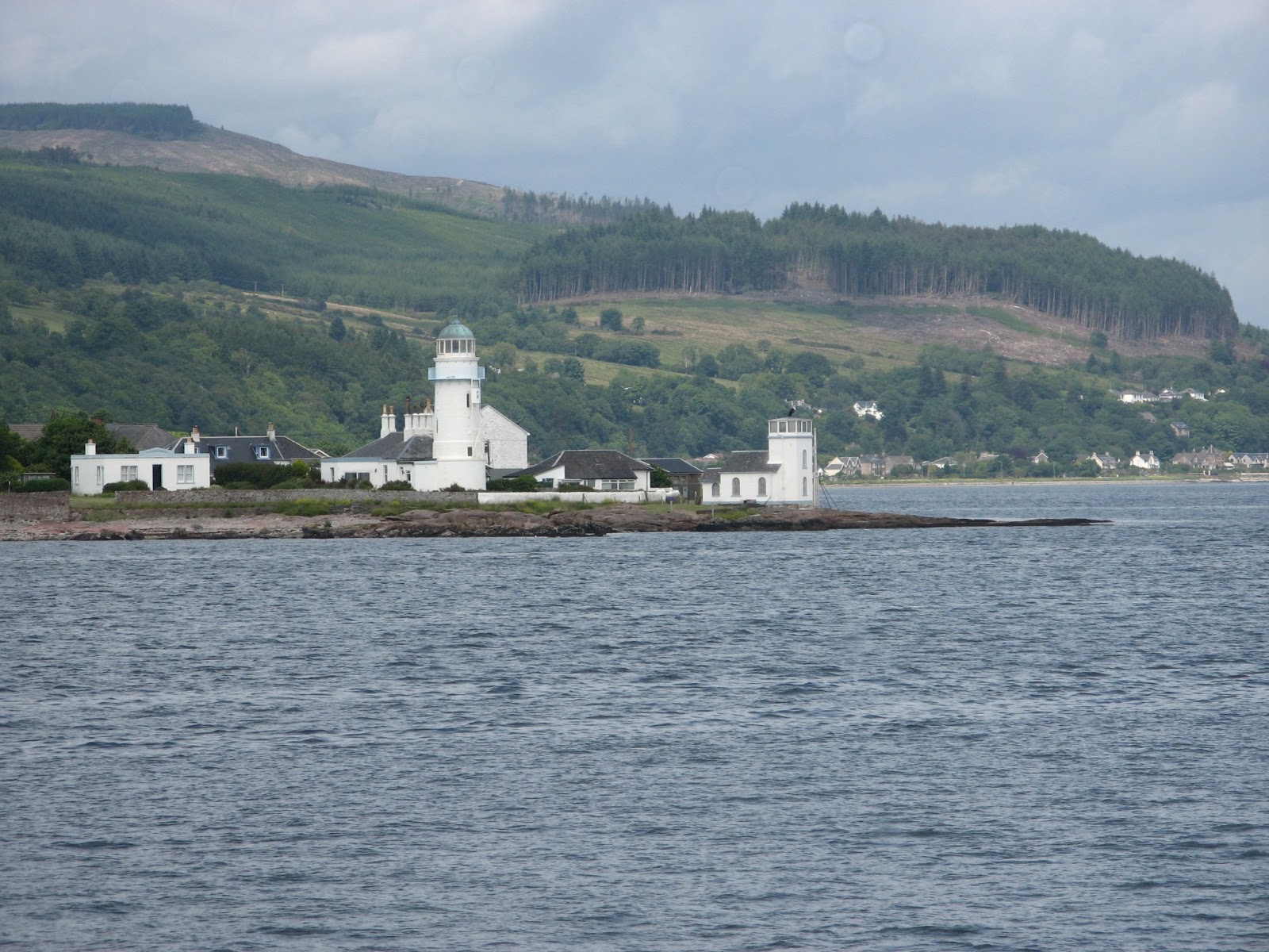 The very ordinary diary of some liveaboards: Holy Loch