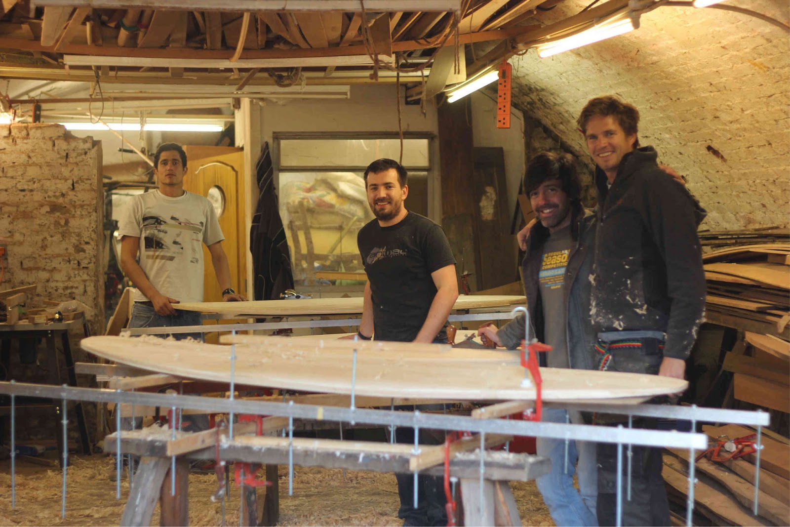Wooden Surfboards: ARBO Surfboards building classes