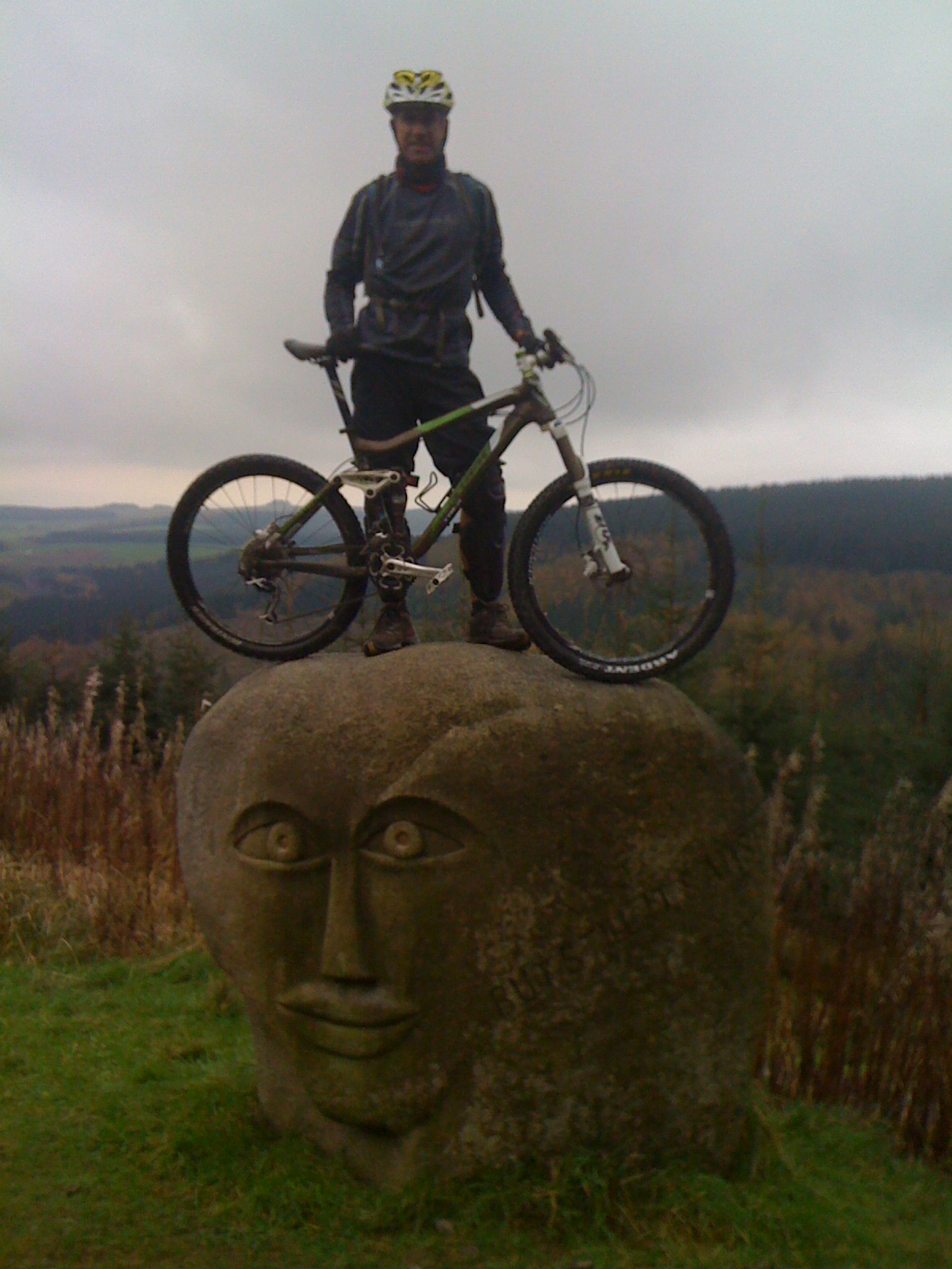 Sandy Paterson Mountaineering: 7 Stanes Mountain Biking
