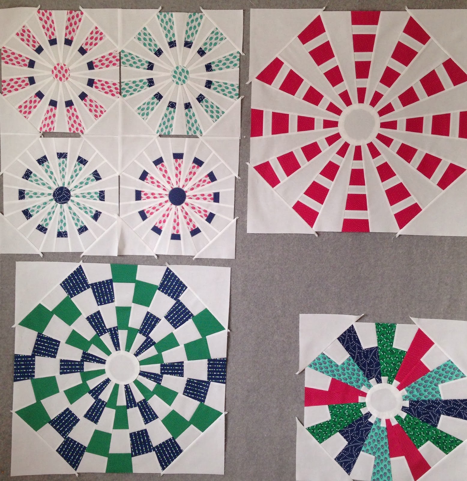 Cupcakes 'n Daisies: 15 Degree Dresden Sampler Quilt