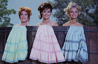 Slice of Cheesecake: Linda Saunders/Lori Saunders, pictorial