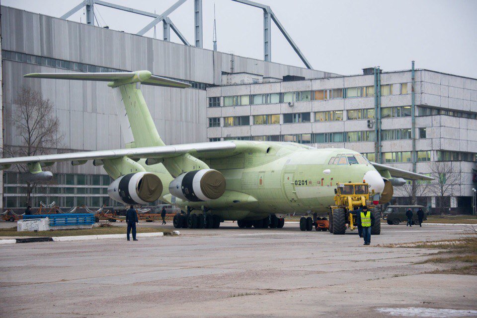 Military and Commercial Technology: First Il-78M-90A tanker aircraft ...