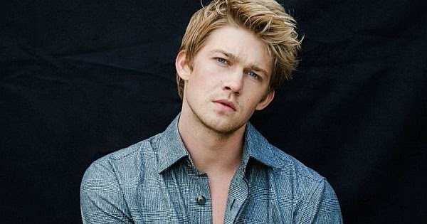 Favorite Hunks & Other Things: The FaVourite: Joe Alwyn