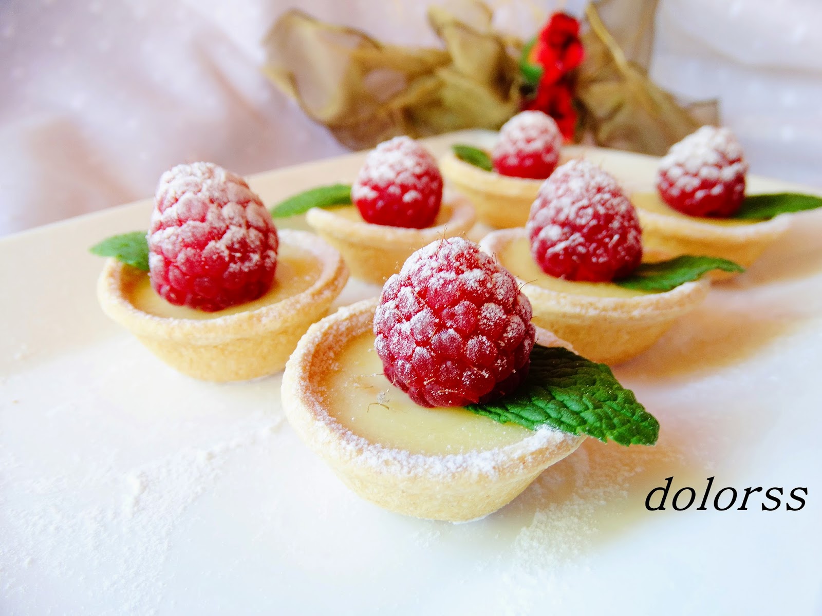 Blog de cuina de la dolorss: Tartaletas de chocolate blanco y frambuesas