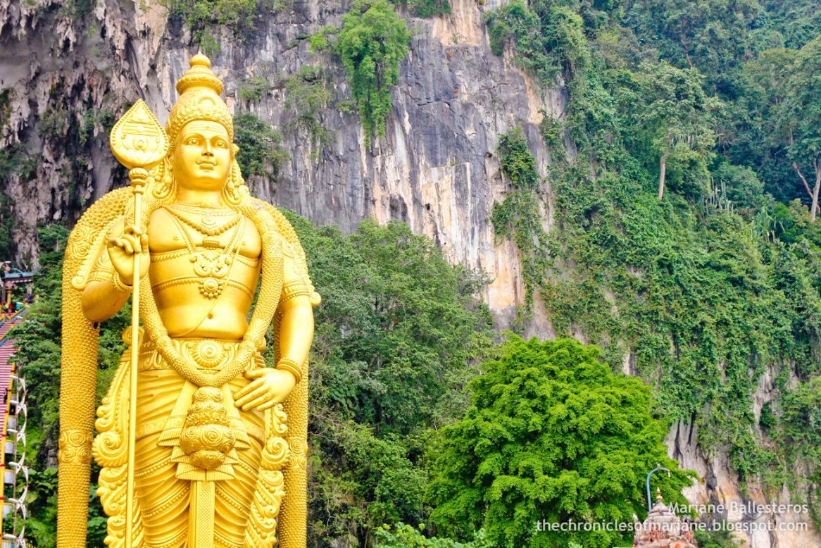 Climbing up Batu Caves! - Day 2 in Malaysia | The Chronicles of Mariane