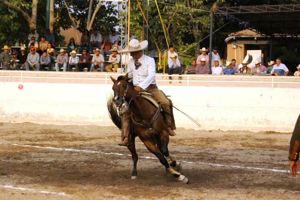 Candeportes: MANGANEANDO: Un Capacha más a la Leyenda de Jesús Aceves ...
