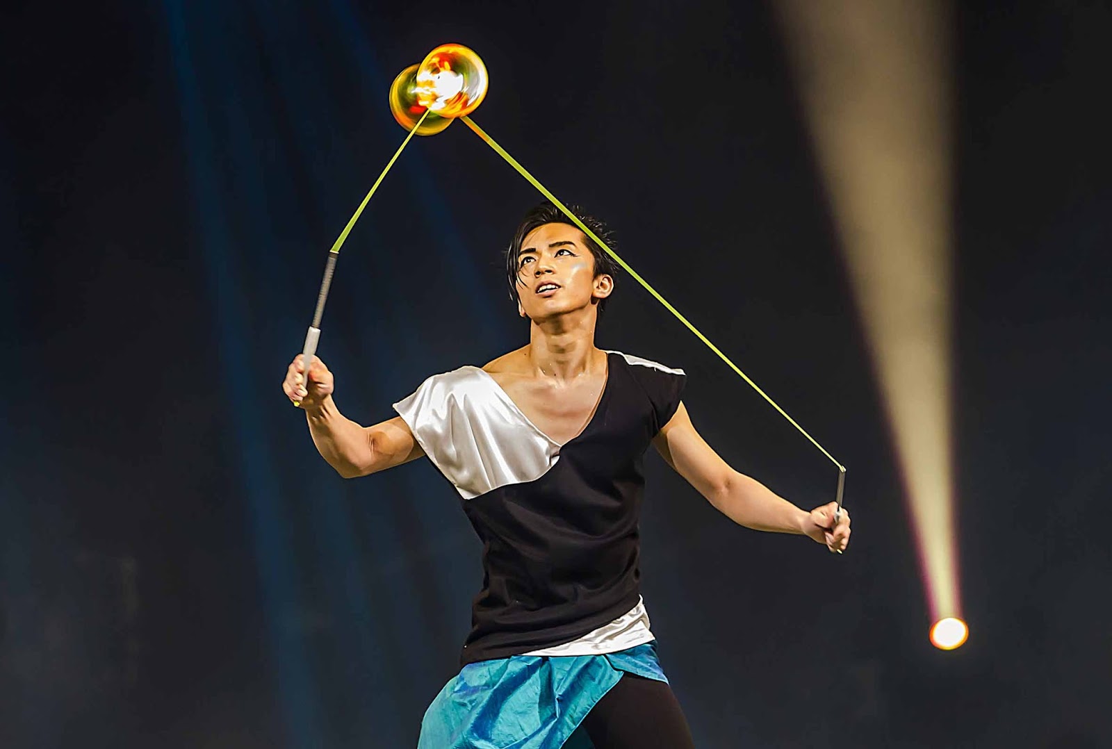 circus: Akira FUKAGAWA (photos de Jean-Pierre Jerva)