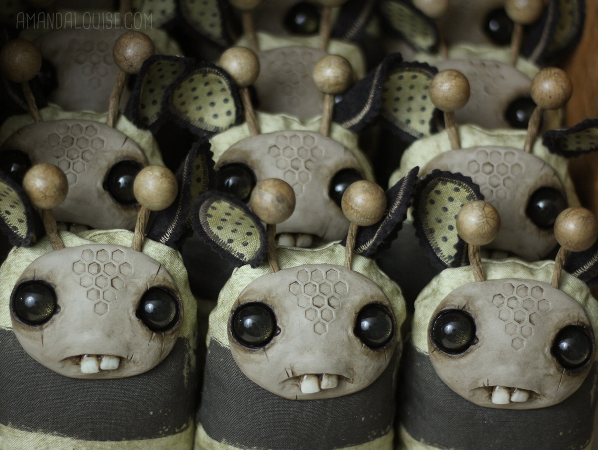 Dust Bunnies by Amanda Louise Spayd: Zom-BEES