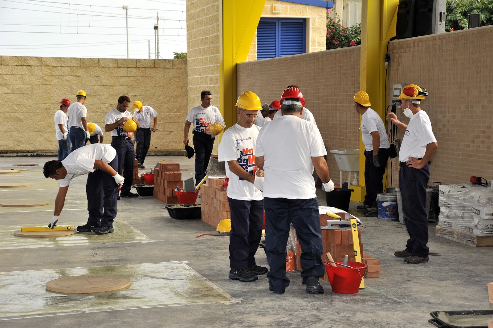 Lavorare in Svizzera - Ricercano 25 Operai Edili con vitto e alloggio ...