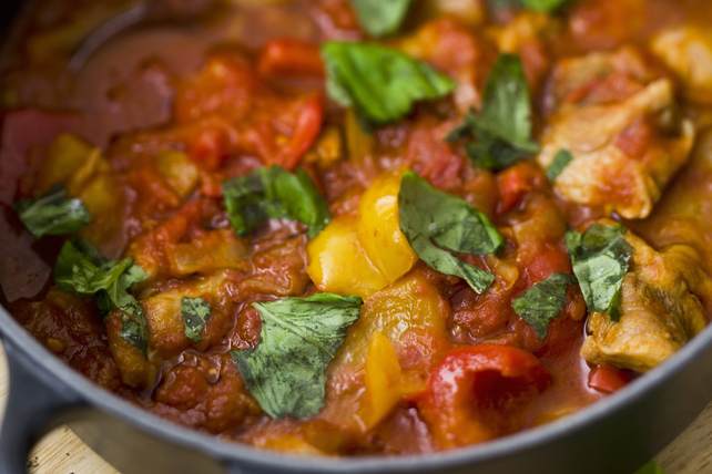 Domesticated House Husband: Slow-Cooker Chicken and Pepper Stew