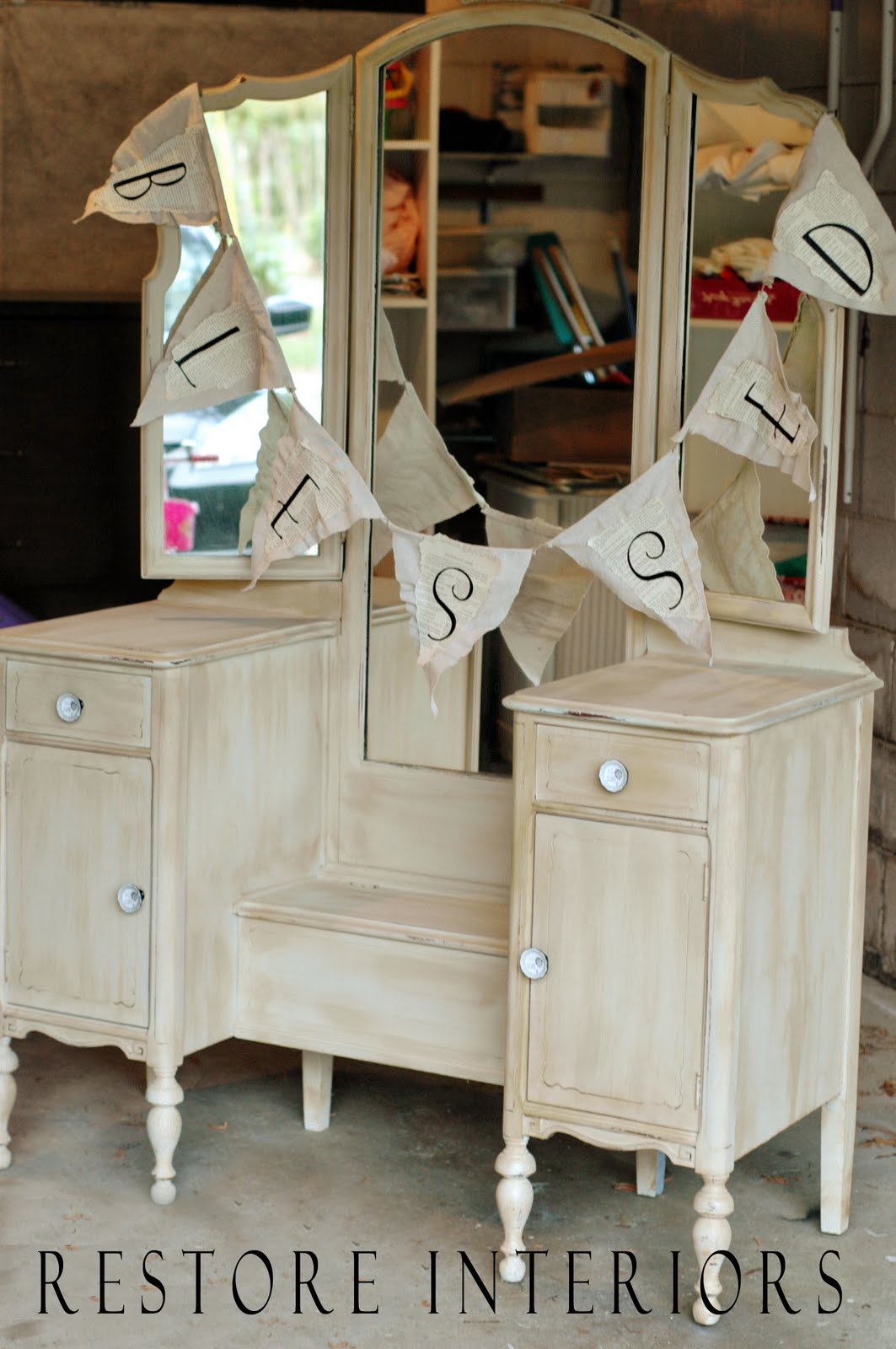 1000+ images about Vintage Vanities/Stools on Pinterest