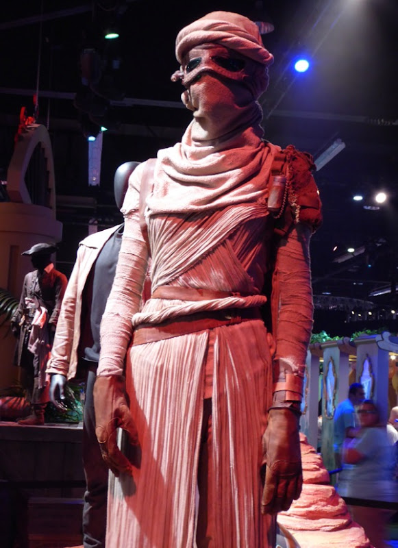 Hollywood Movie Costumes and Props: Star Wars: The Force Awakens Rey ...