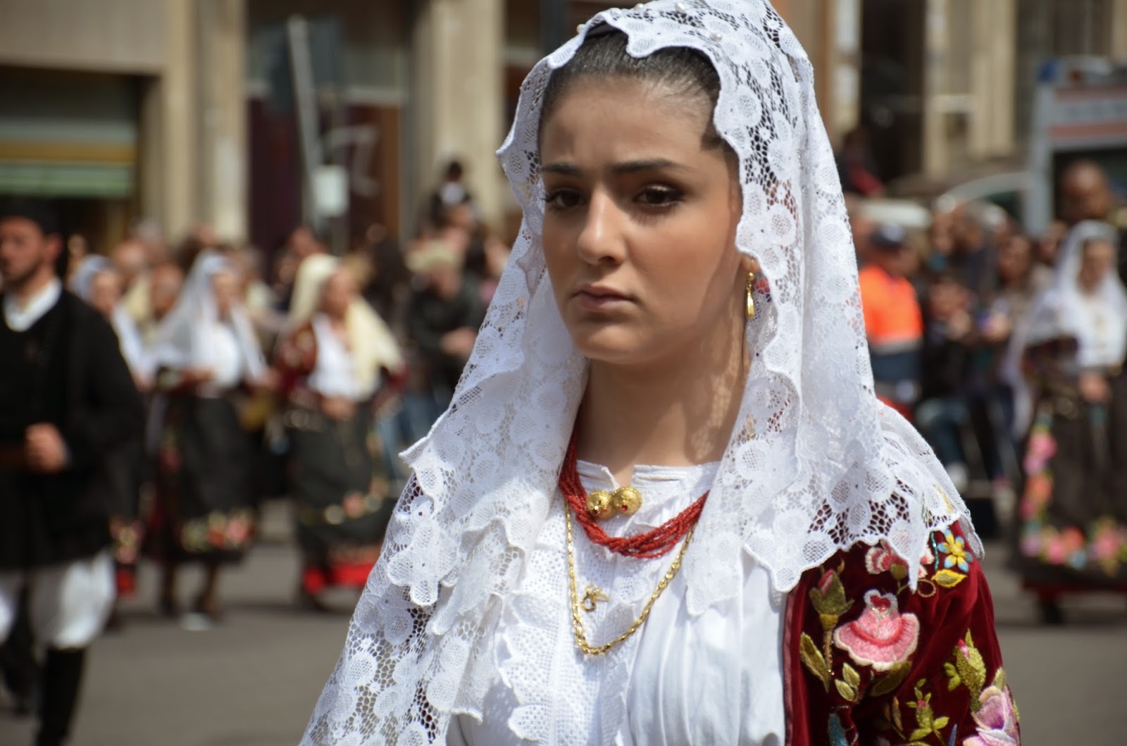 Costumi sardi. Sardinian costumes.