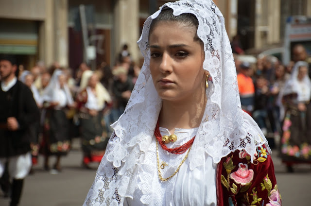Costumi sardi. Sardinian costumes.