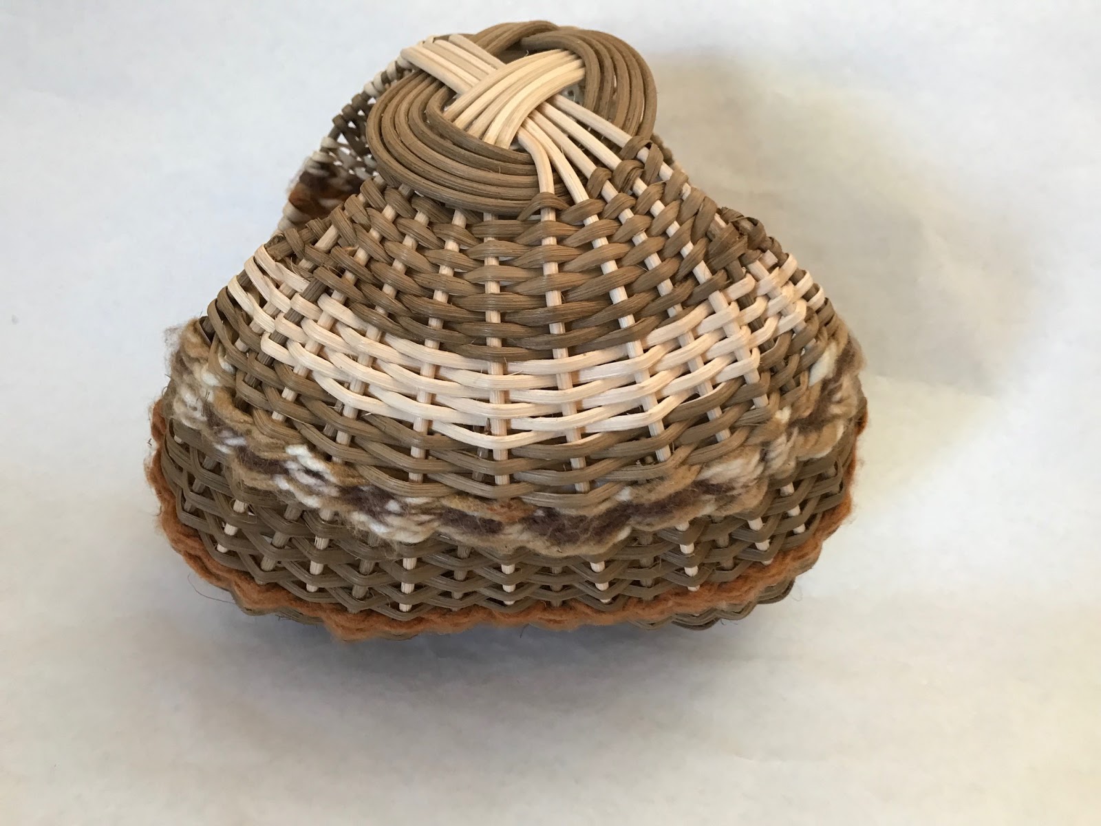 Baskets and more......: Josephine Knot Guild Weave