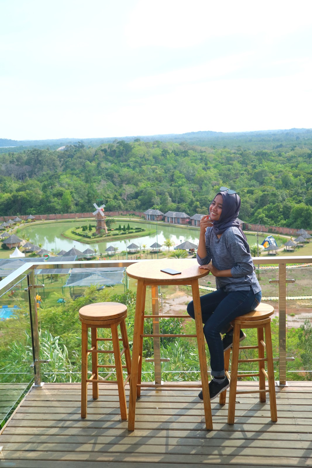 Menikmati Paket Floating Hi Tea di De Cliff Cafe dan Floating Breakfast ...