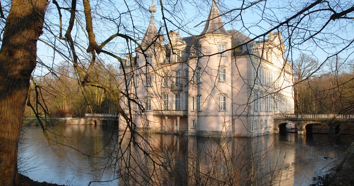 Poeke castle
