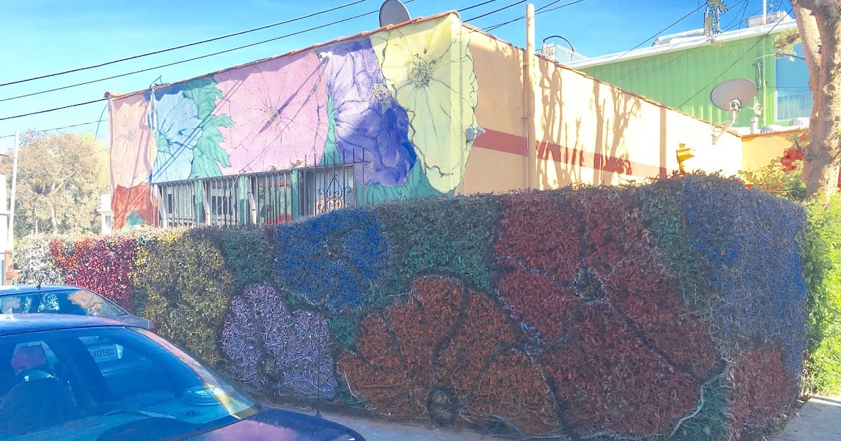 Blogtown: Paint The Bushes!