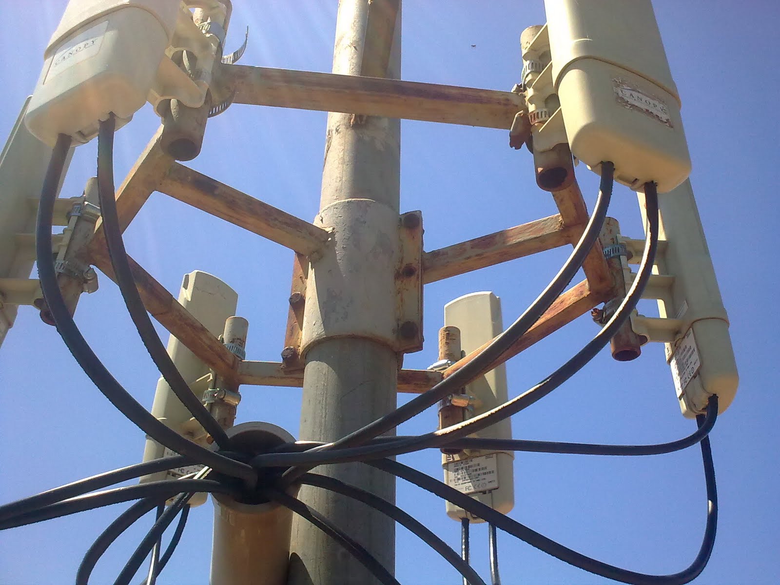 SakMa Tech: Instalación de Equipos Wireless, Cableado Estructurado de Redes