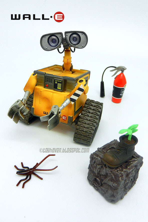 toyhaven: Happy New Year from TOY HAVEN and Kaiyodo Revoltech Pixar ...