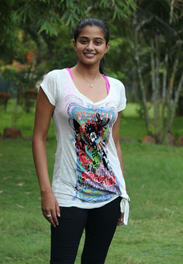 Priyamani without makeup Stills at Charulatha movie Benefit Show ...