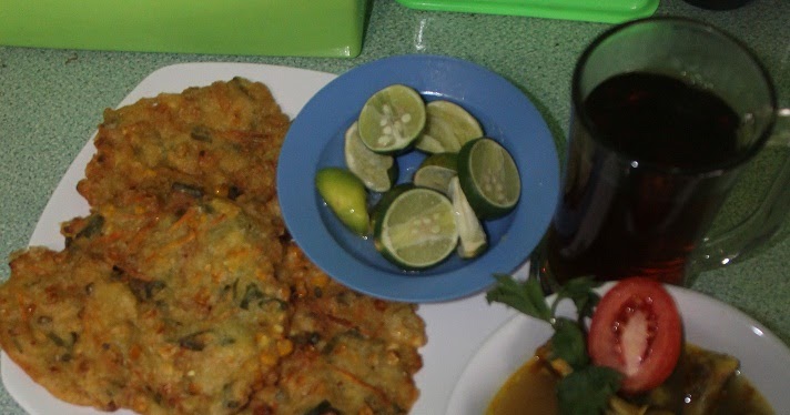 Warung Pindang Dengkul Ayam Tawarkan Sensasi Rasa