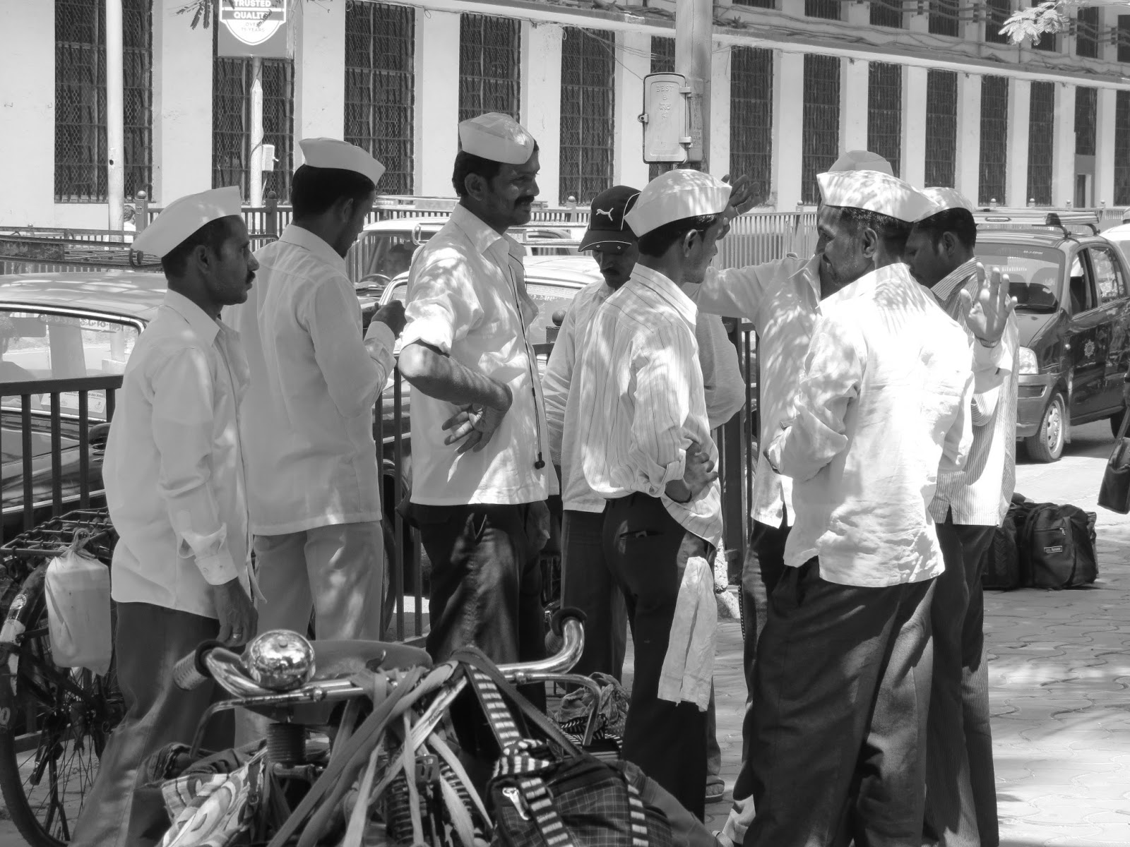 BombayJules: The Mumbai Dabbawalas - Dabba Dabba Do!