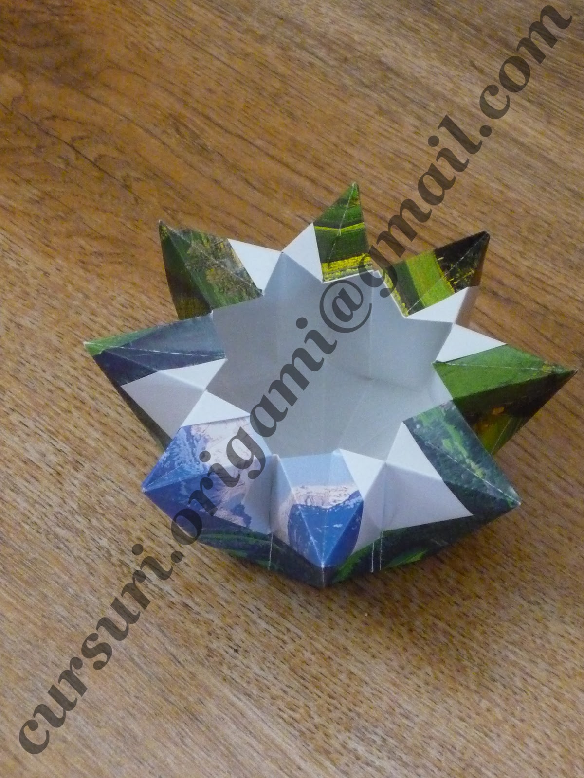 Cursuri Origami: Cutie cu 8 colturi