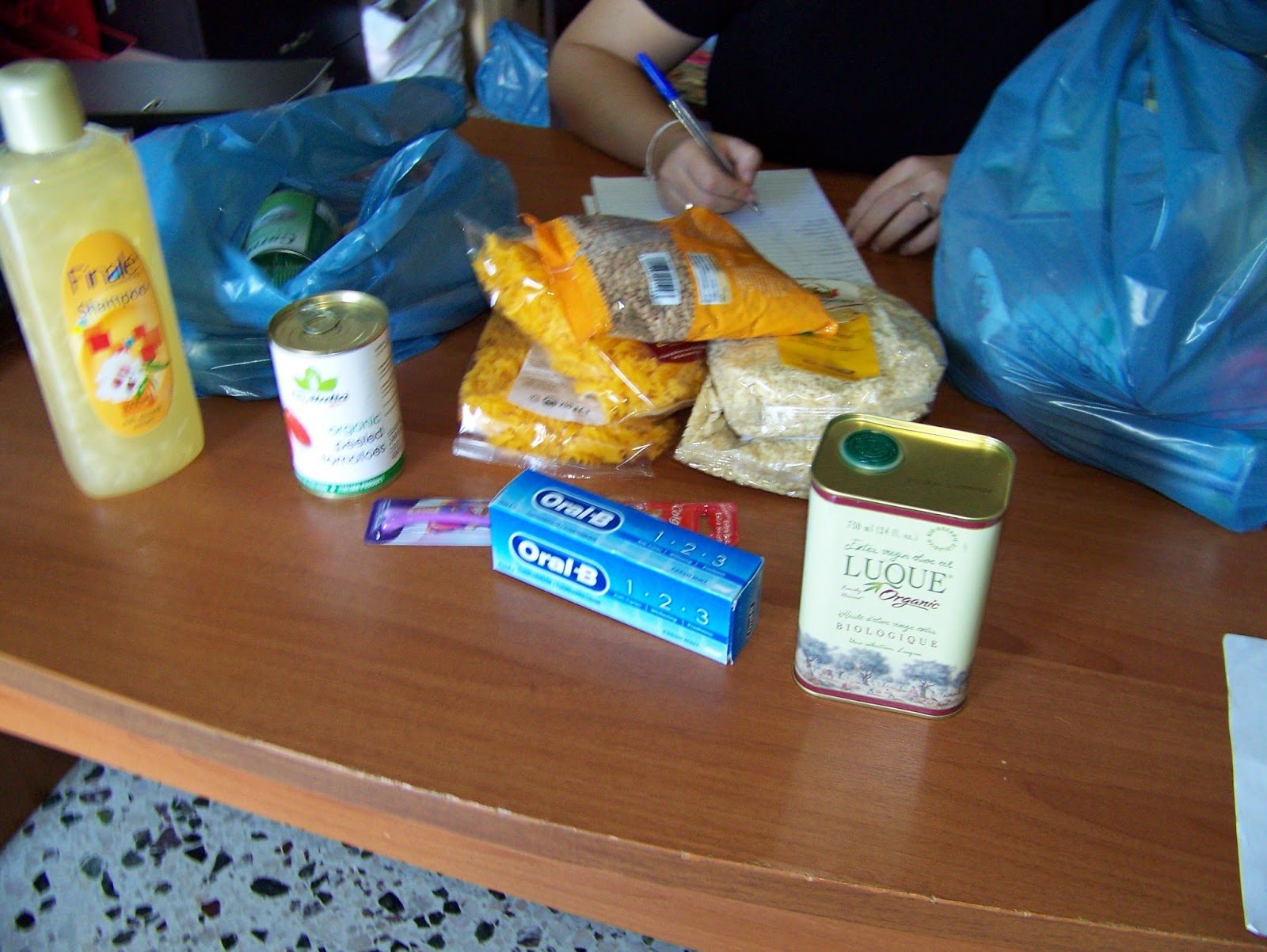 ΔΙΑΝΟΜΗ ΤΡΟΦΙΜΩΝ. ΓΙΑΤΙ ΟΛΟΙ ΜΑΖΙ ΕΙΜΑΣΤΕ ΠΙΟ ΔΥΝΑΤΟΙ...