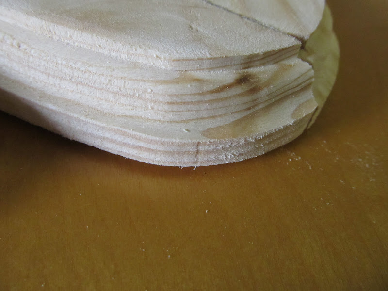 A Lott Of Ideas: { squiggly bracket picture frame }