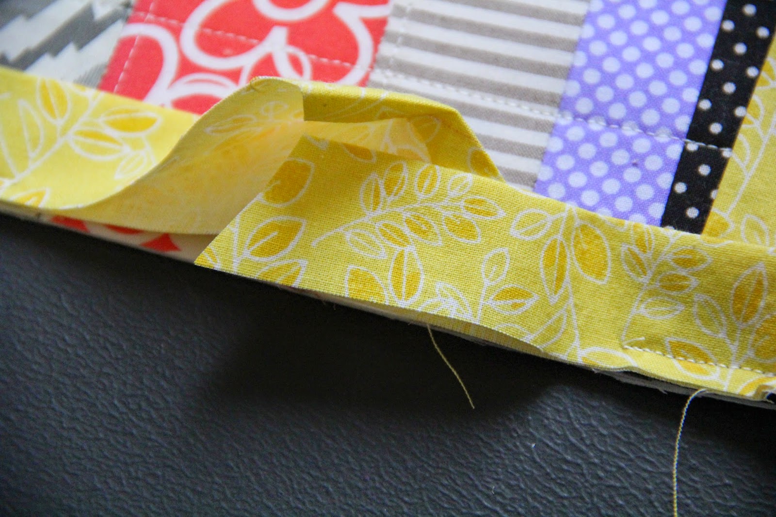 No Ordinary Sparrow: Mug Rug Tutorial