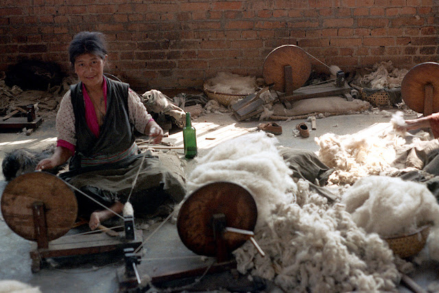 99 Fascinating Photos Capture People of Kathmandu, Nepal in the Early ...