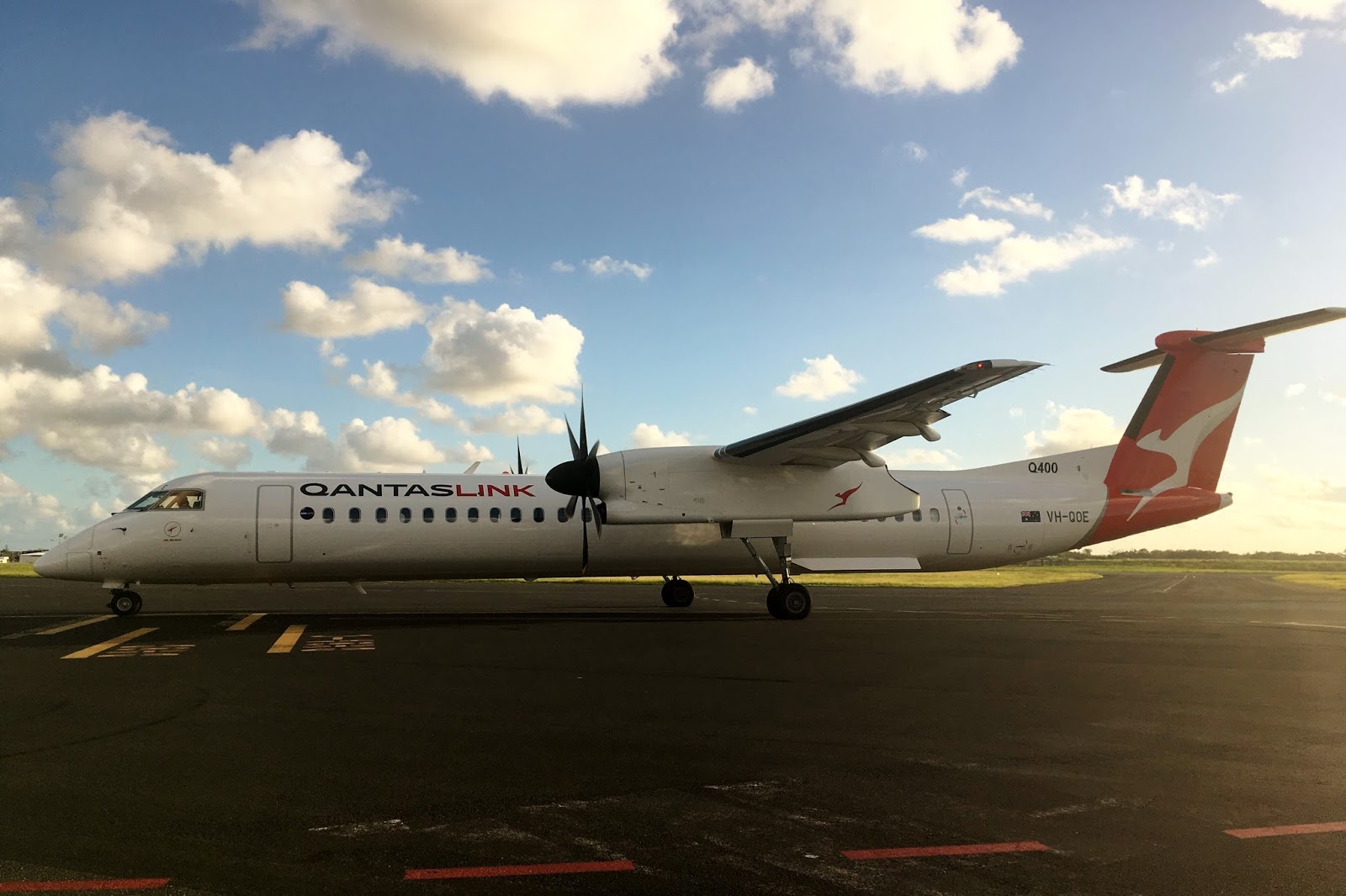 Central Queensland Plane Spotting: QantasLink Dash-8-Q400 VH-QOF ...