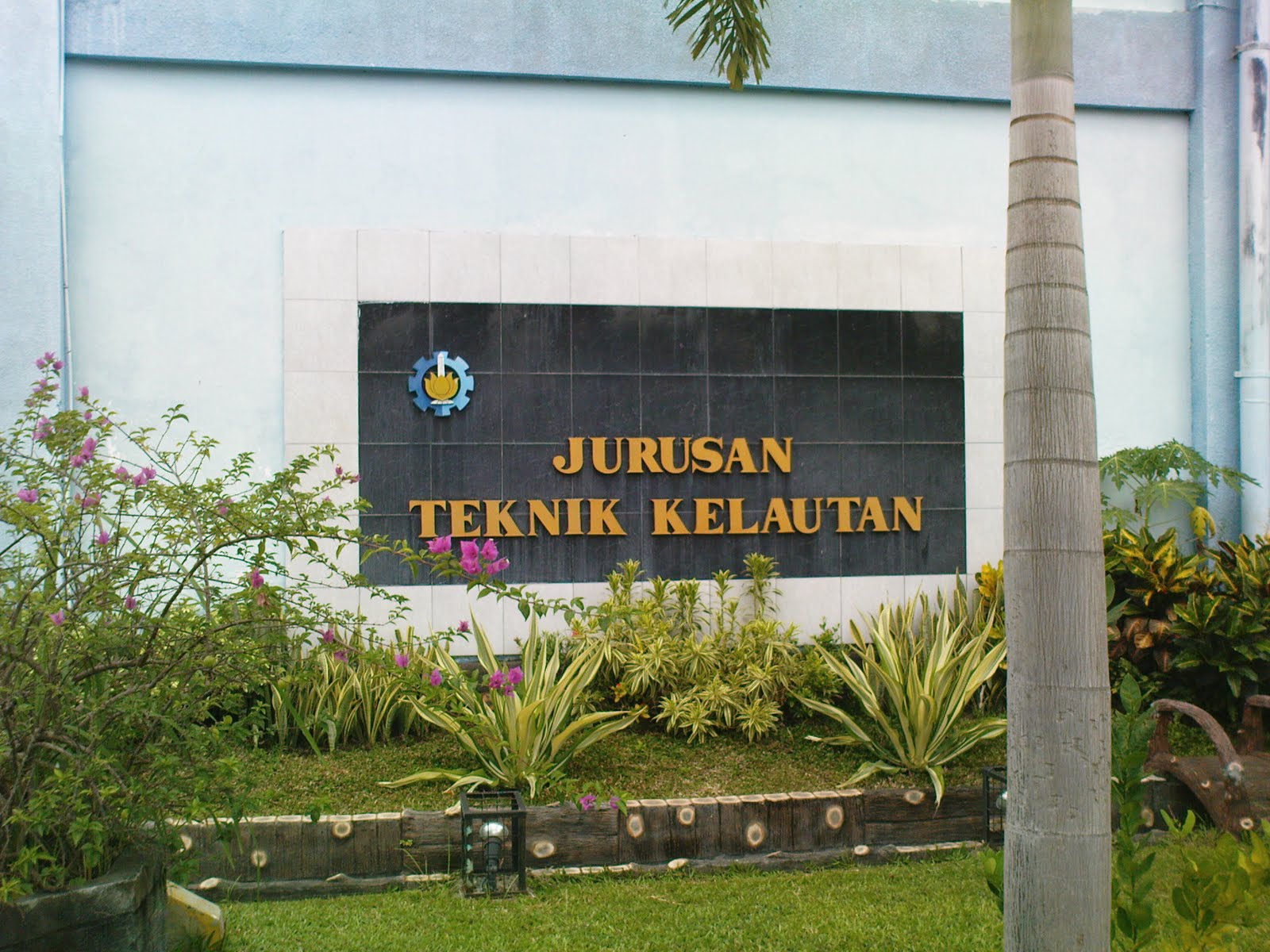 Coretannya BRILIANTA: Sekilas Tentang Kampus ITS Surabaya (Institut ...