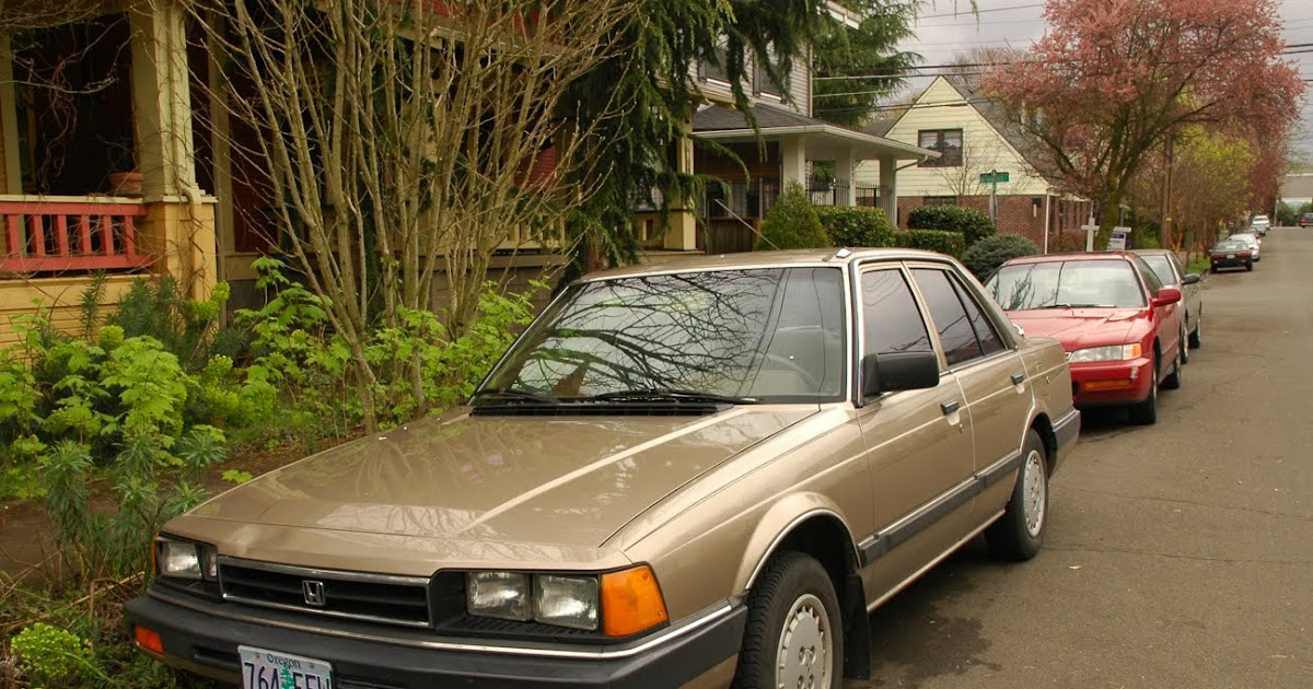OLD PARKED CARS.: 1982 Honda Accord.